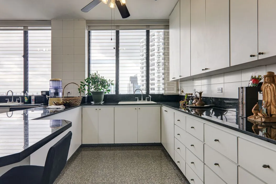 Family Condo for Sale in Torre La Cresta - Panama Equity